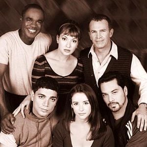 Resurrection Blvd. - Série TV 2000 - AlloCiné