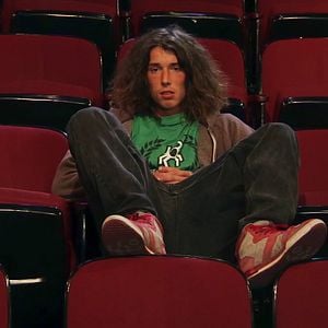 Kai, l'autostoppeur à la hachette - Film documentaire 2023 - AlloCiné