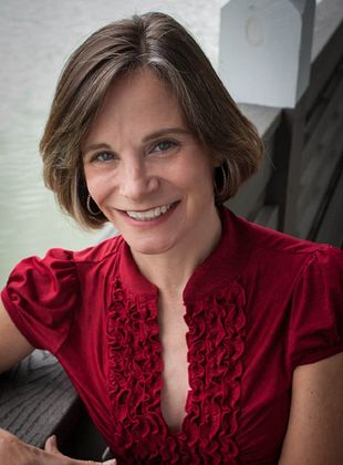 Hayley H. Long - AlloCiné