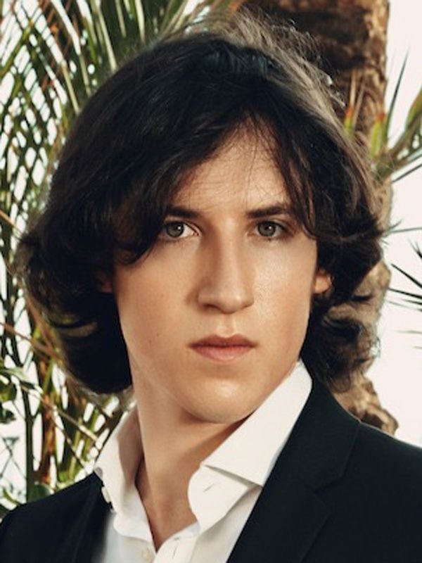 Adrian Valli De Villebonne - AlloCiné