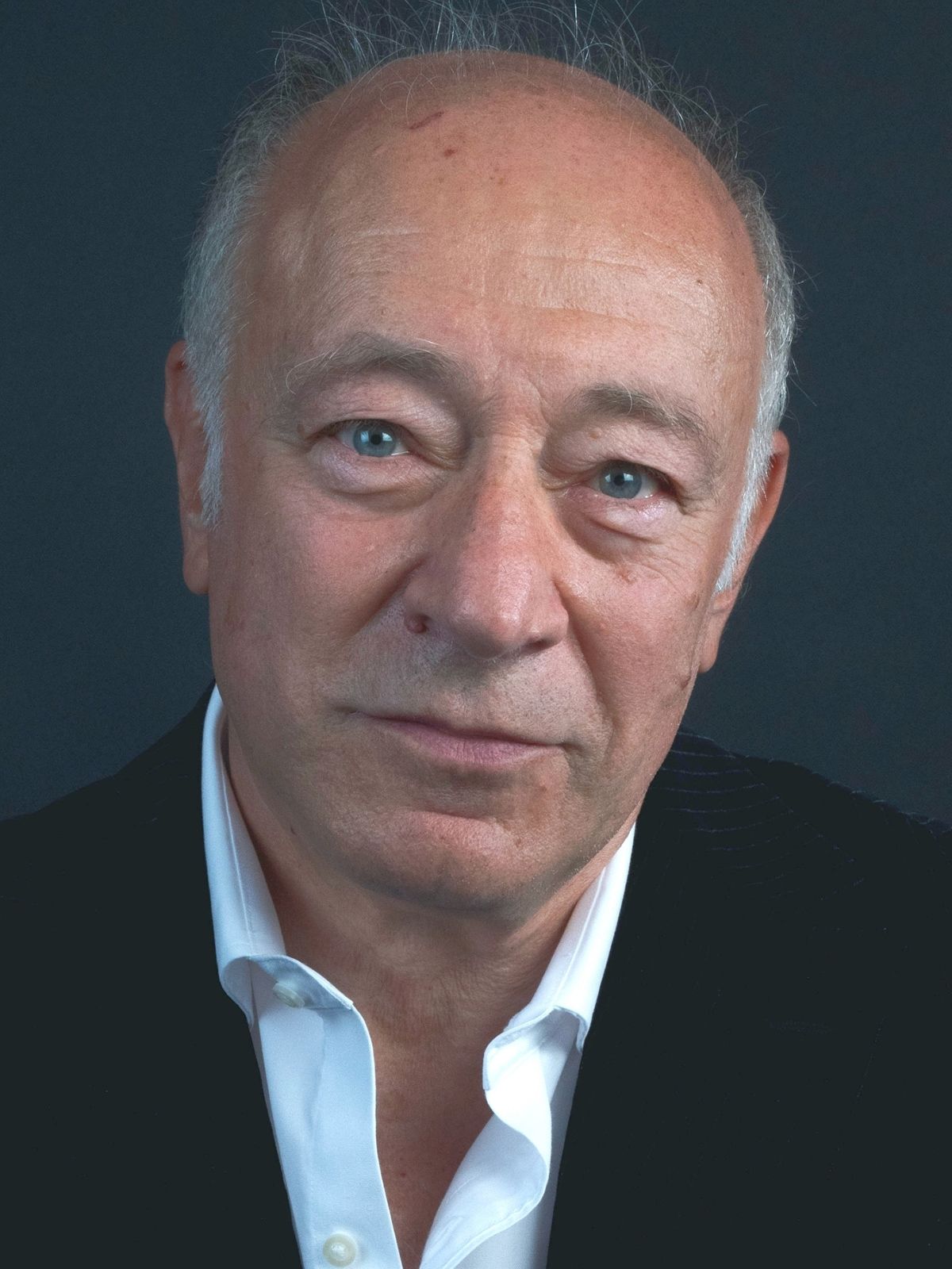 Simon Bakhouche : Sa biographie - AlloCiné