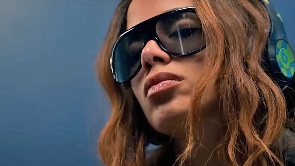 Trailer du film Larissa: The Other Side Of Anitta - Larissa: The Other ...