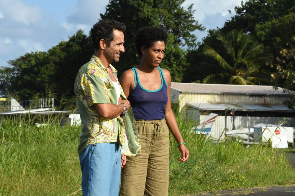 Commandant Saint-Barth : Commandant Saint-Barth : Photo Karen Geoffroy, Florent Peyre - 2 sur 7 ...