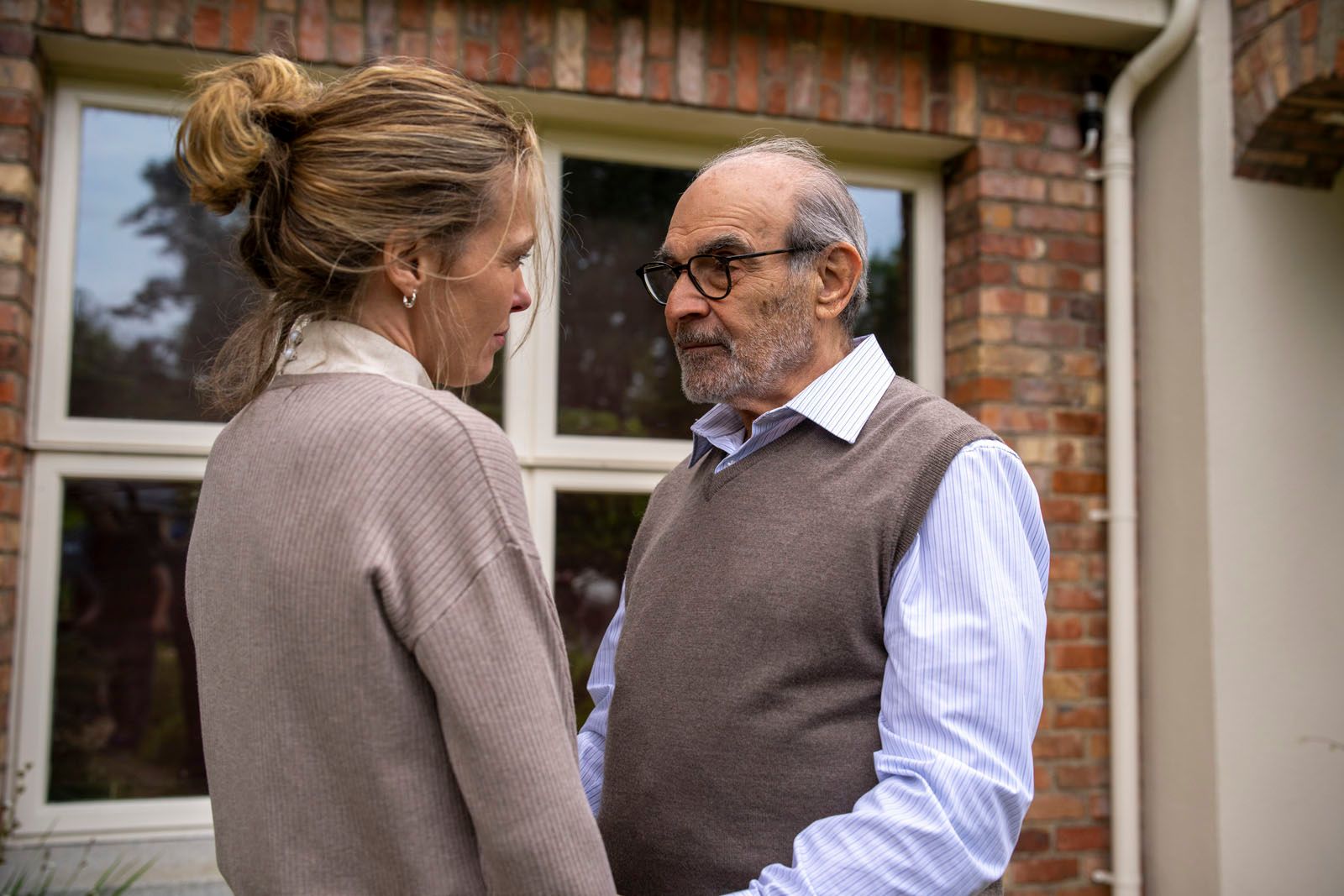 Au Pair : Au Pair : Photo David Suchet, Sally Bretton - 1 sur 5 - AlloCiné