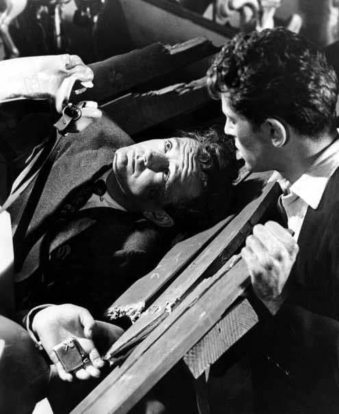 Photo de Farley Granger - L'Inconnu du Nord-Express : Photo Alfred ...