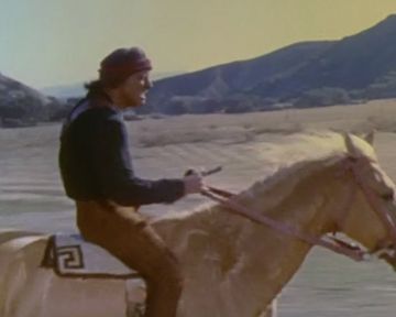 Trailer du film Bronco Apache - Bronco Apache Bande-annonce VO - AlloCiné