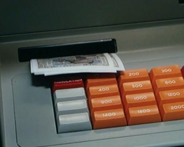 Trailer du film L'argent - L'argent Bande-annonce VF - AlloCiné