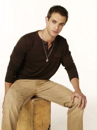 La Famille Safari : Photo Andrew St. John - 4 sur 10 - AlloCiné