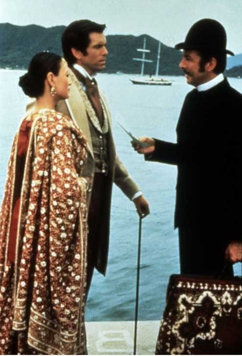 Photo de Buzz Kulik - Photo Pierce Brosnan, Julia Nickson, Eric Idle ...