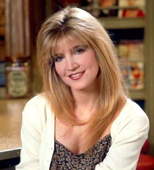 Photo de Crystal Bernard - Photo Crystal Bernard - Photo 2 sur 3 - AlloCiné