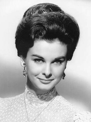 Audrey Meadows Body Measurement Bikini Bra Sizes Height Weight | My XXX ...