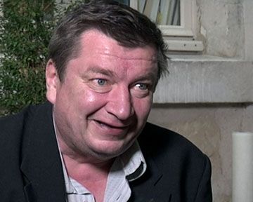 Vidéo interview pour Le Havre : Aki Kaurismäki : l'interview blind-test ...