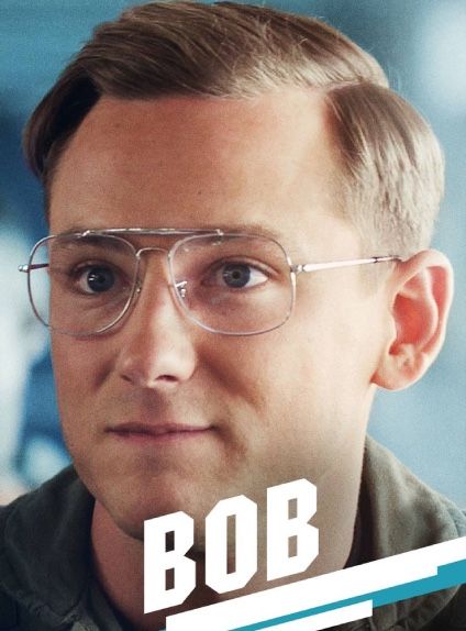 Top Gun Maverick : Tom Cruise et les nouveaux pilotes s'affichent avant ...