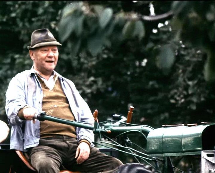 Photo du film Les Fêtes des perce-neige - Photo 2 sur 7 - AlloCiné