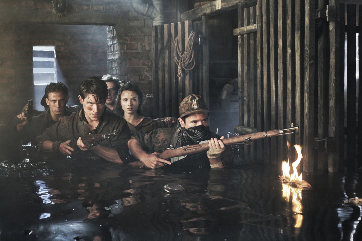 Photo du film Insurrection - Photo 5 sur 8 - AlloCiné