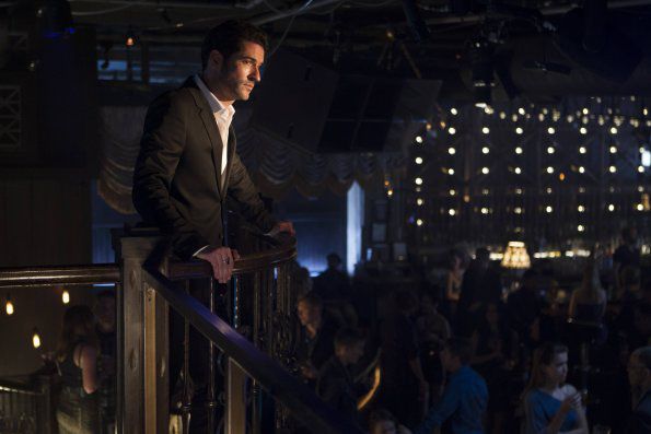 Lucifer : Lucifer : Photo Tom Ellis - 441 sur 456 - AlloCiné