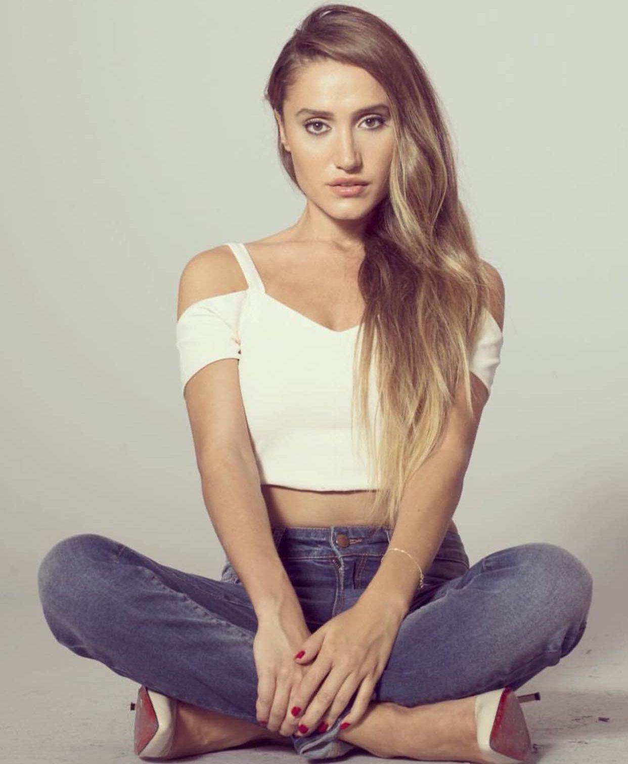 Photo de Esra Balıkçı - Photo Esra Balıkçı - Photo 1 sur 5 - AlloCiné