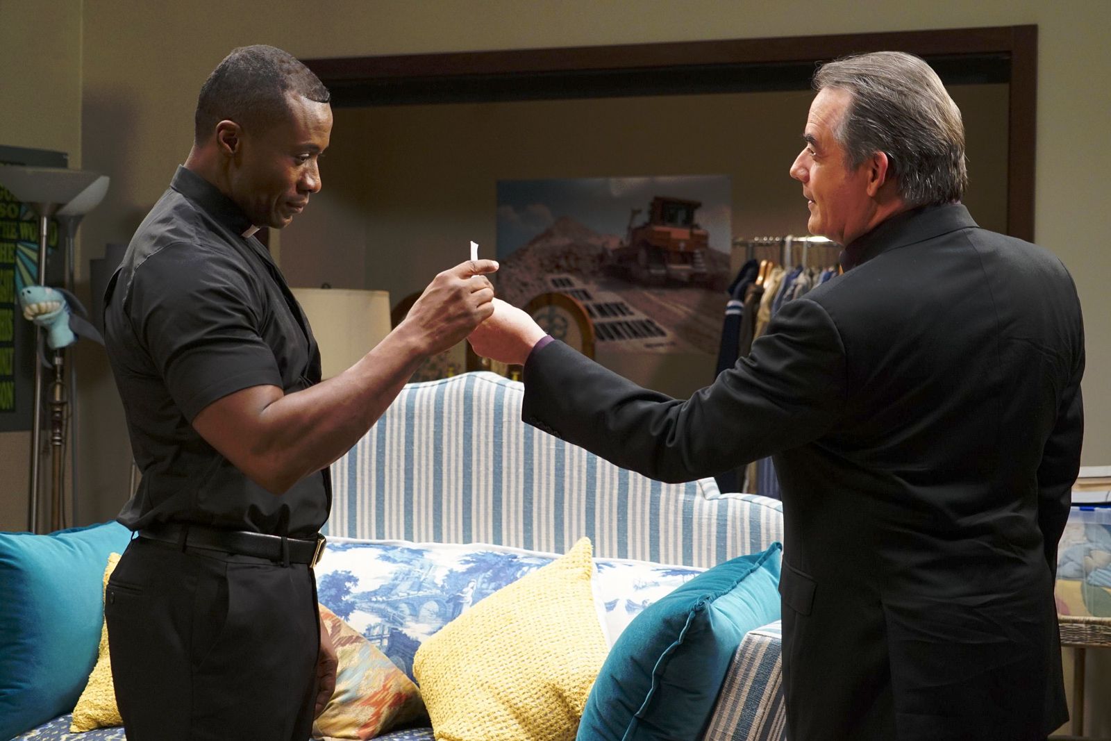 Photo de Tom Irwin - Devious Maids : Photo Tom Irwin - Photo 2 sur 22 ...