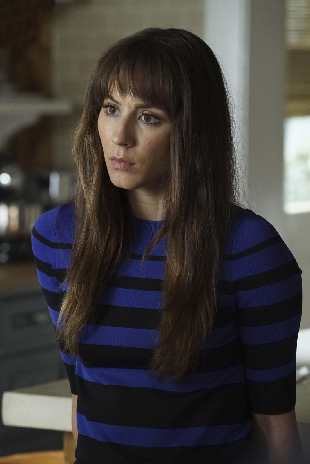 Photo de Troian Bellisario - Pretty Little Liars : Photo Troian ...