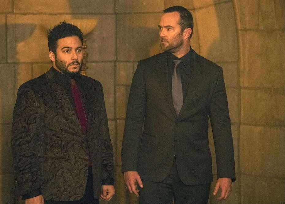 Photo de Ennis Esmer - Photo Ennis Esmer, Sullivan Stapleton - AlloCiné