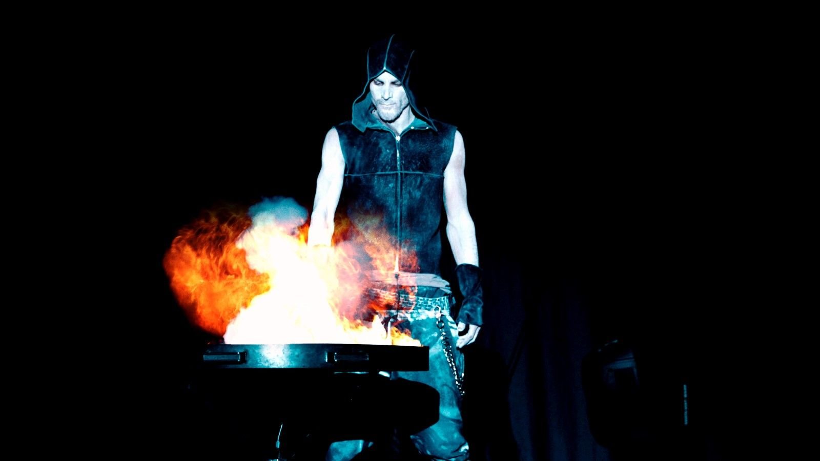 Photo de Oliver Riedel - Rammstein: Paris : Photo Oliver Riedel - Photo ...