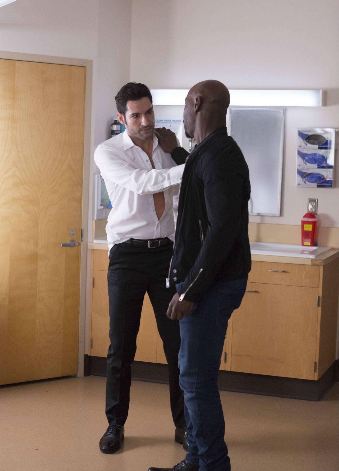 Photo de Tom Ellis - Lucifer : Photo Tom Ellis - Photo 111 sur 257 ...