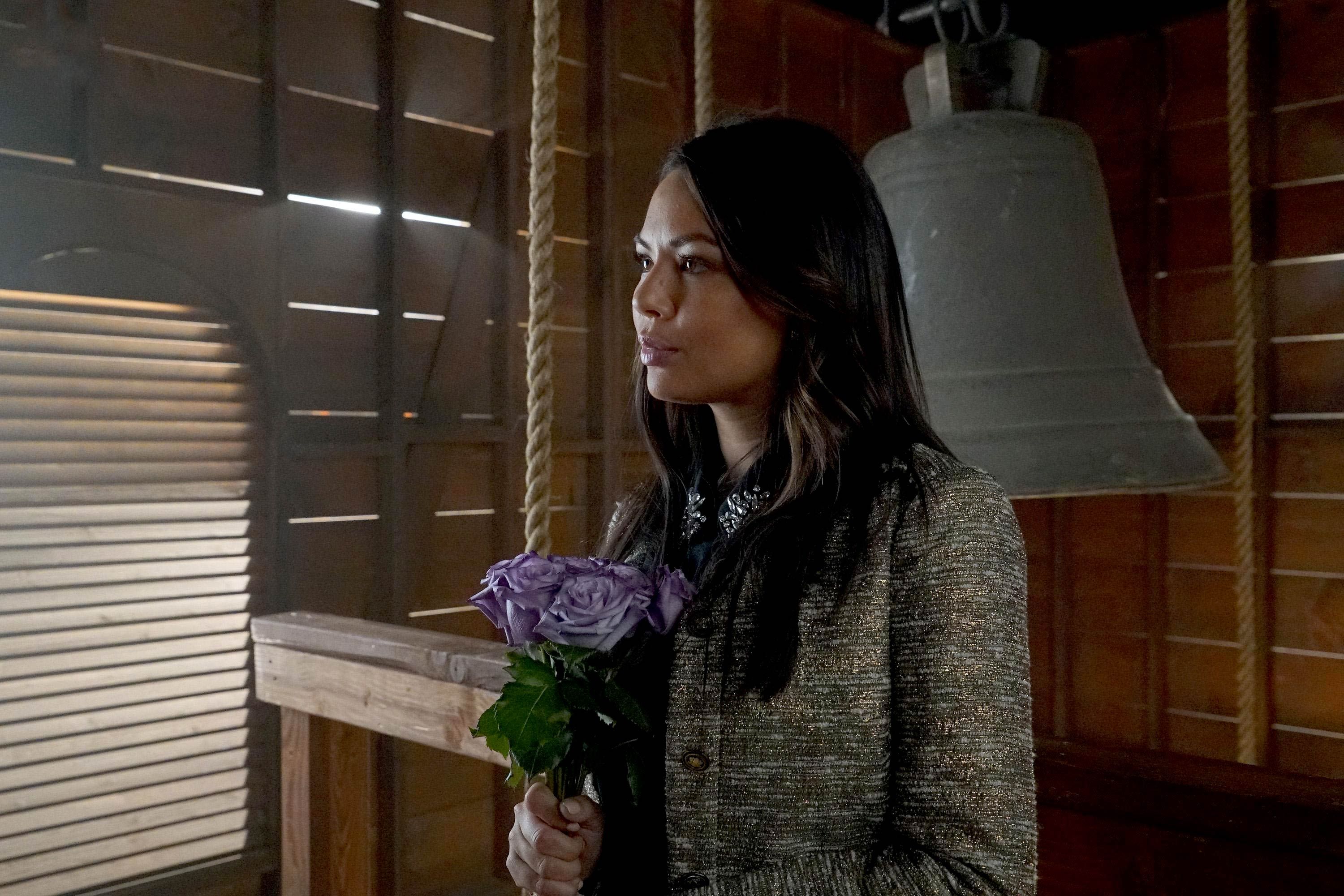 Photo de Janel Parrish - Pretty Little Liars : Photo Janel Parrish ...