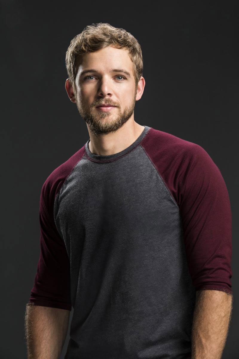 SEAL Team : Photo Max Thieriot - 344 sur 346 - AlloCiné