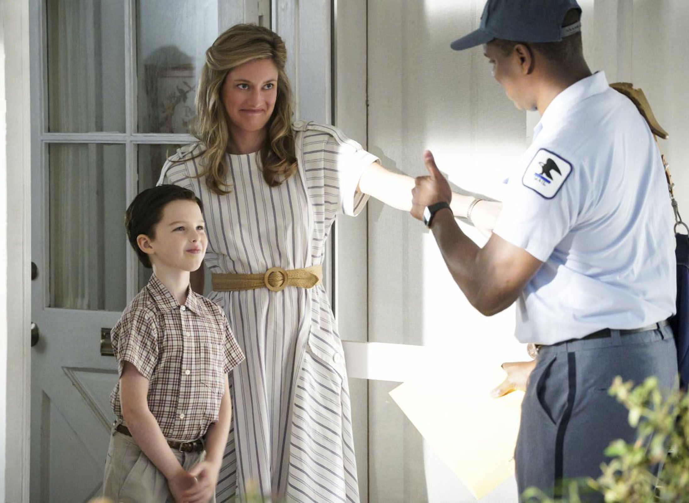 Young Sheldon : Young Sheldon : Photo Zoe Perry, Iain Armitage - 283 ...