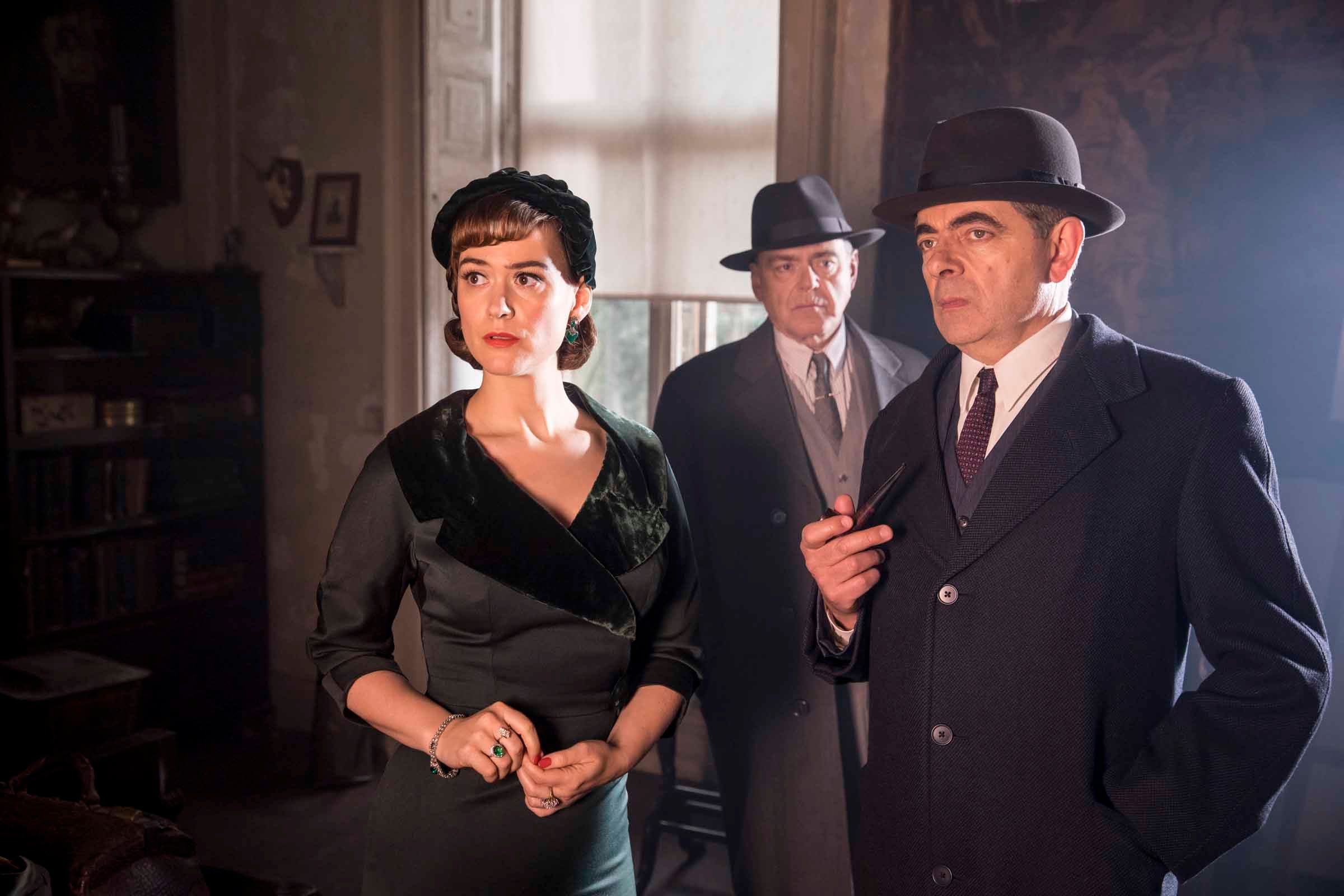 Maigret : Maigret : Photo Kevin McNally, Rowan Atkinson, Mia Jexen - 7 ...
