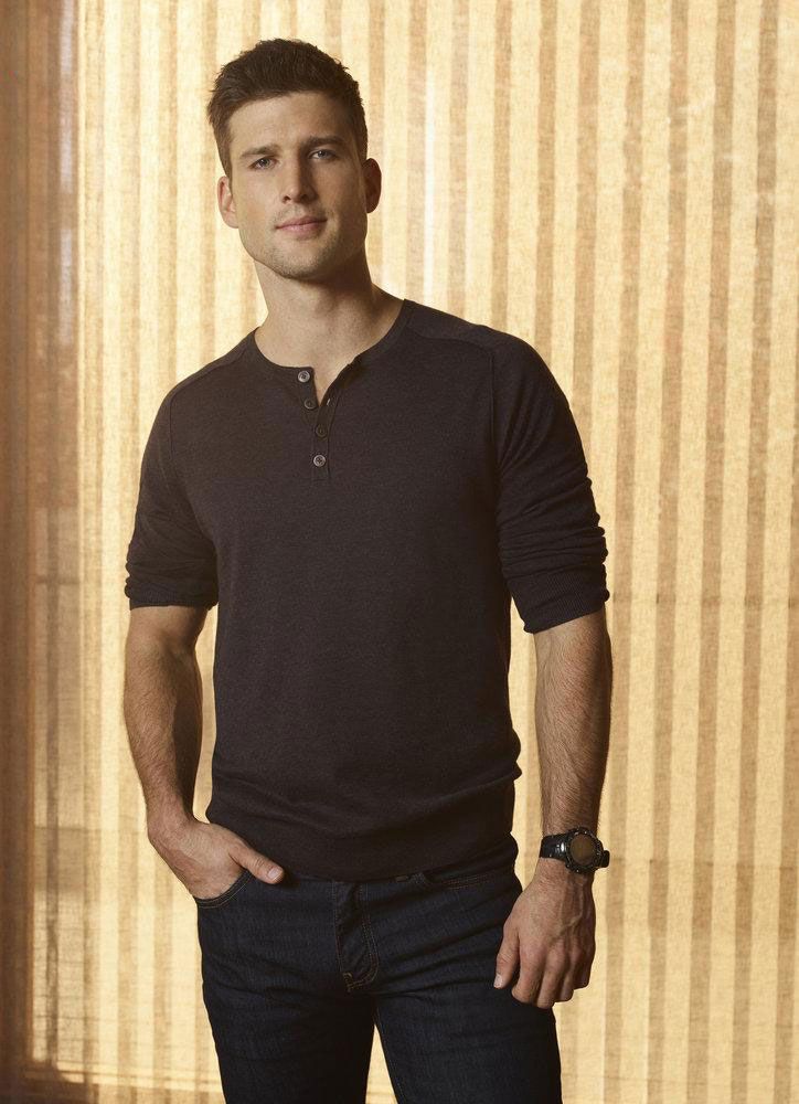 Imposters Photo Parker Young 49 Sur 60 Allociné 2310