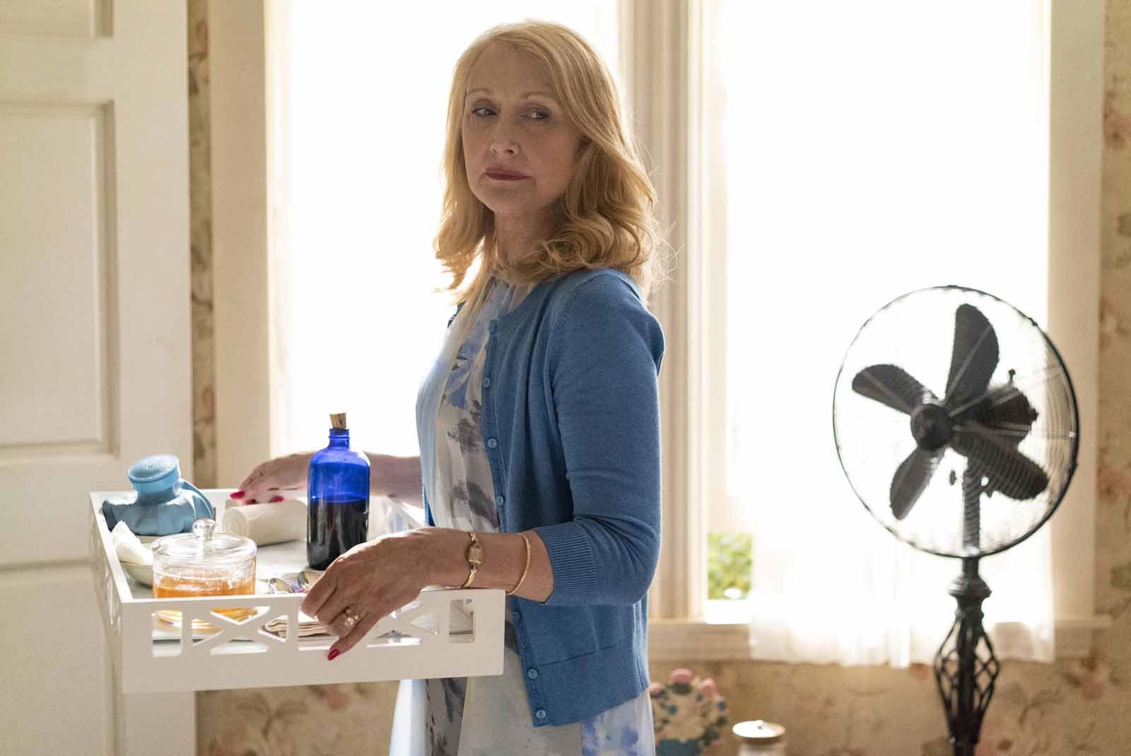 Sharp Objects : Sharp Objects : Photo Patricia Clarkson - 15 sur 38 - AlloCiné