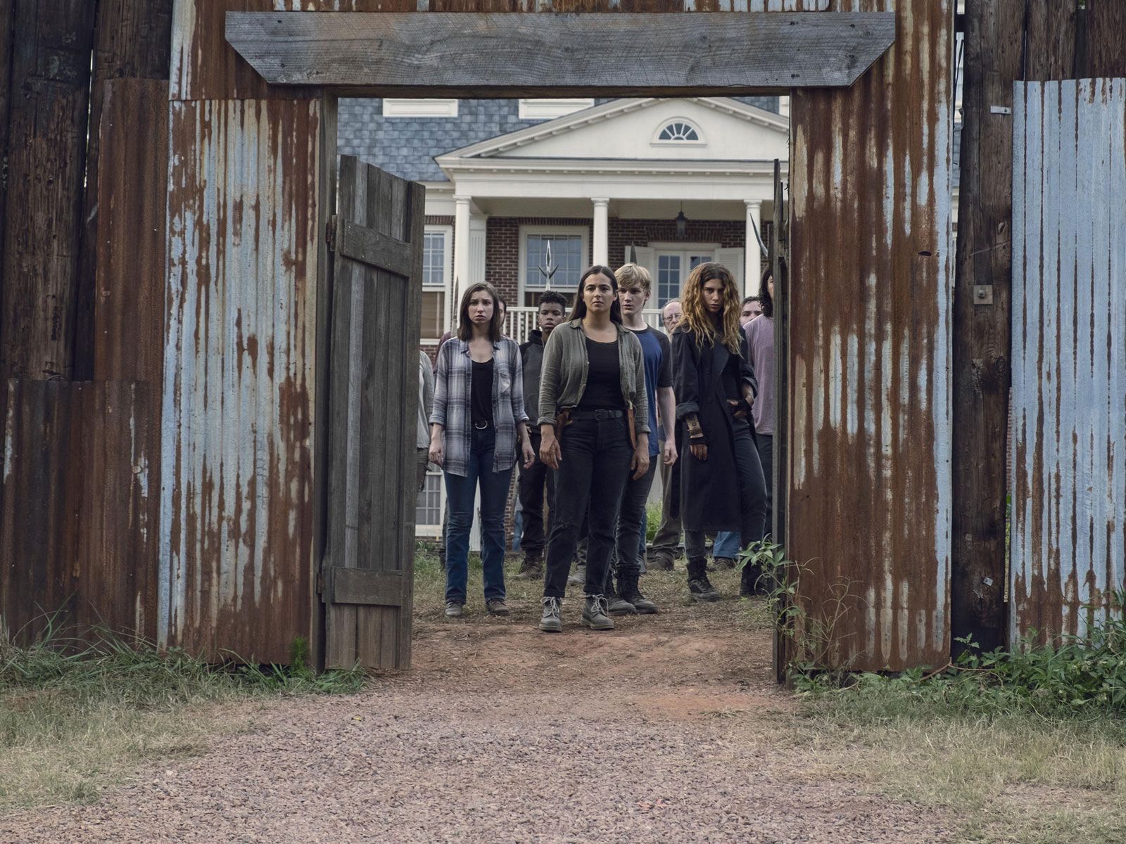 The Walking Dead : The Walking Dead : Photo Matt Lintz, Nadia Hilker ...