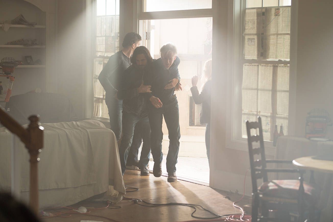 Photo de Ryan Guzman - Backtrace : Photo Matthew Modine, Ryan Guzman ...