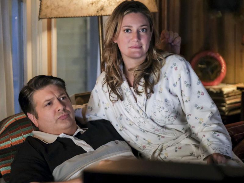 Young Sheldon : Young Sheldon : Photo Lance Barber, Zoe Perry - 124 sur ...
