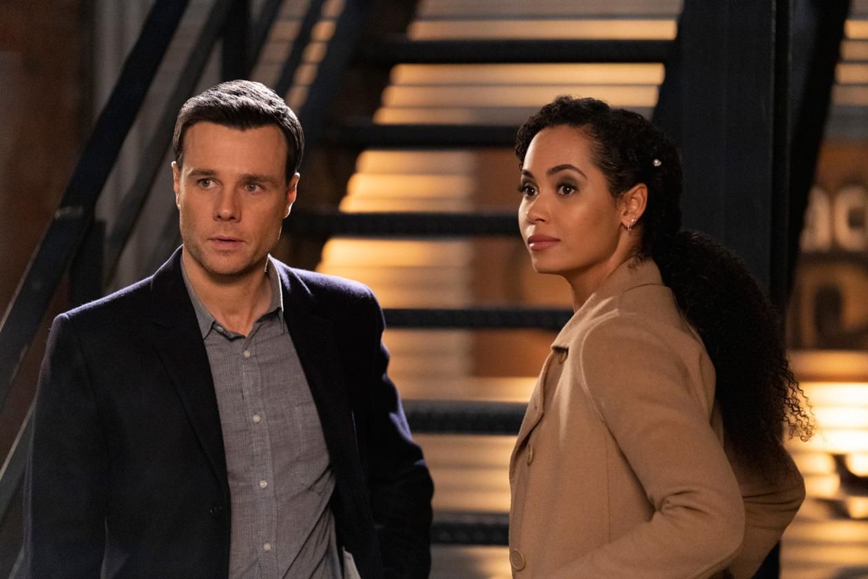 Charmed (2018) : Charmed (2018) : Photo Rupert Evans, Madeleine Mantock ...