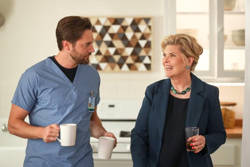 Photo de Debra Monk - New Amsterdam (2018) : Photo Ryan Eggold, Debra ...