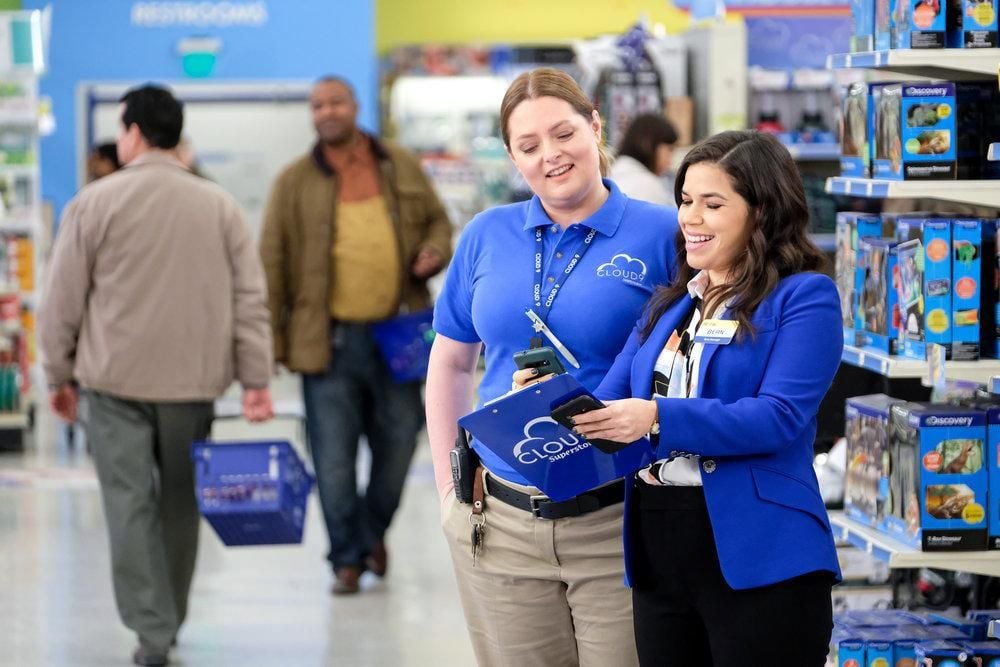 Superstore : Superstore : Photo America Ferrera, Lauren Ash - 61 sur ...