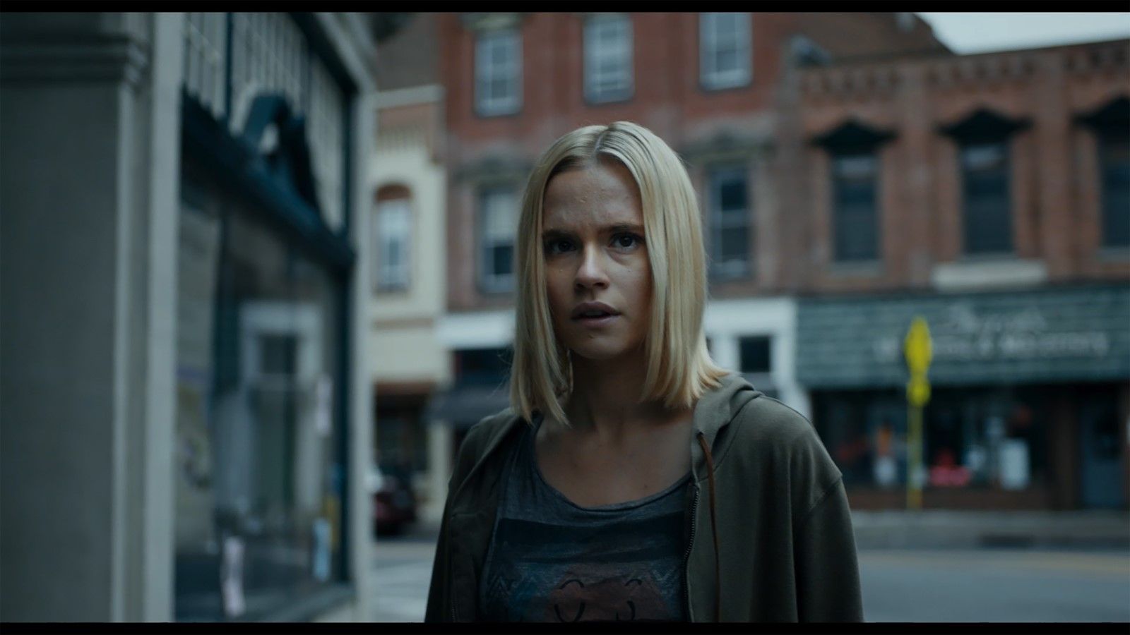 Photo de Ema Horvath - What Lies Below : Photo Ema Horvath - Photo 8 ...