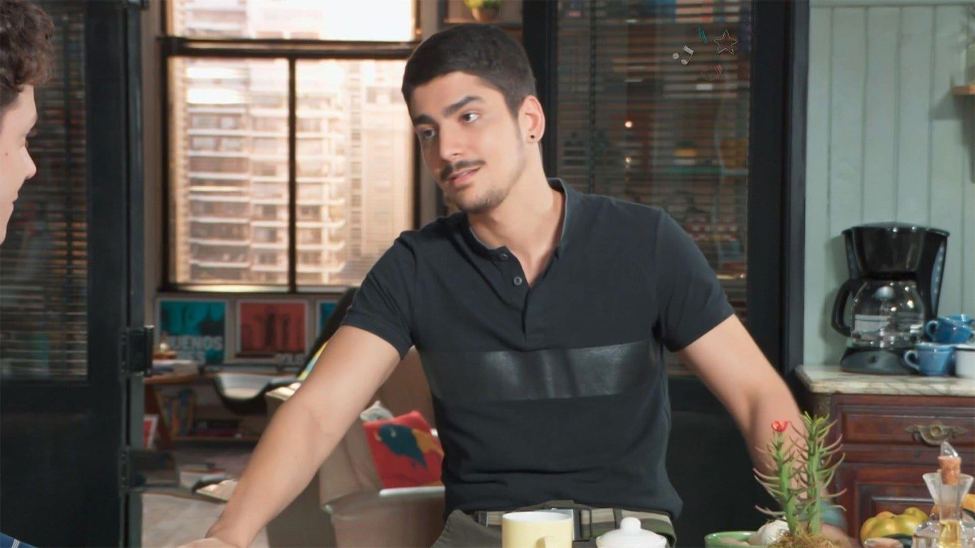 Poster Bia saison 1 - Affiche 89 sur 130 - AlloCiné