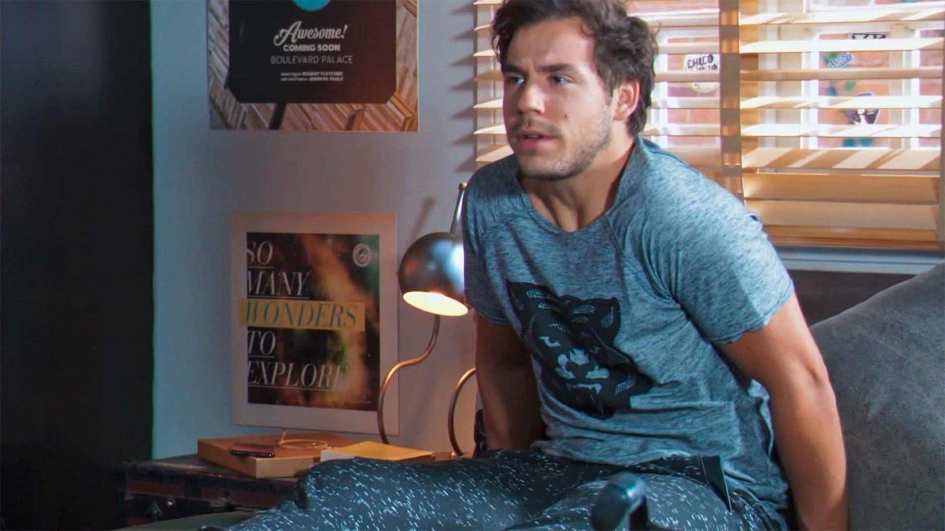 Poster Bia saison 1 - Affiche 70 sur 130 - AlloCiné
