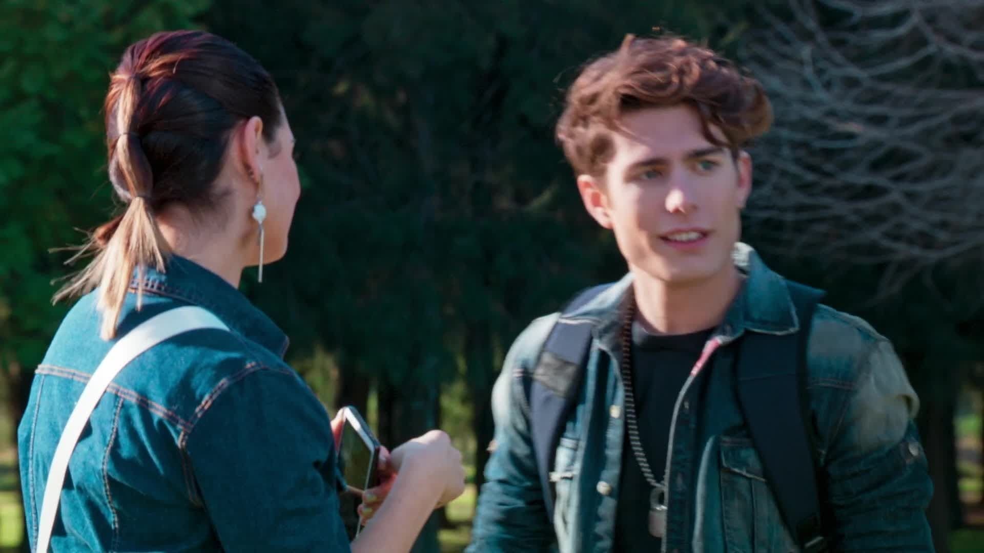 Poster saison 2 - Affiche 17 sur 130 - AlloCiné