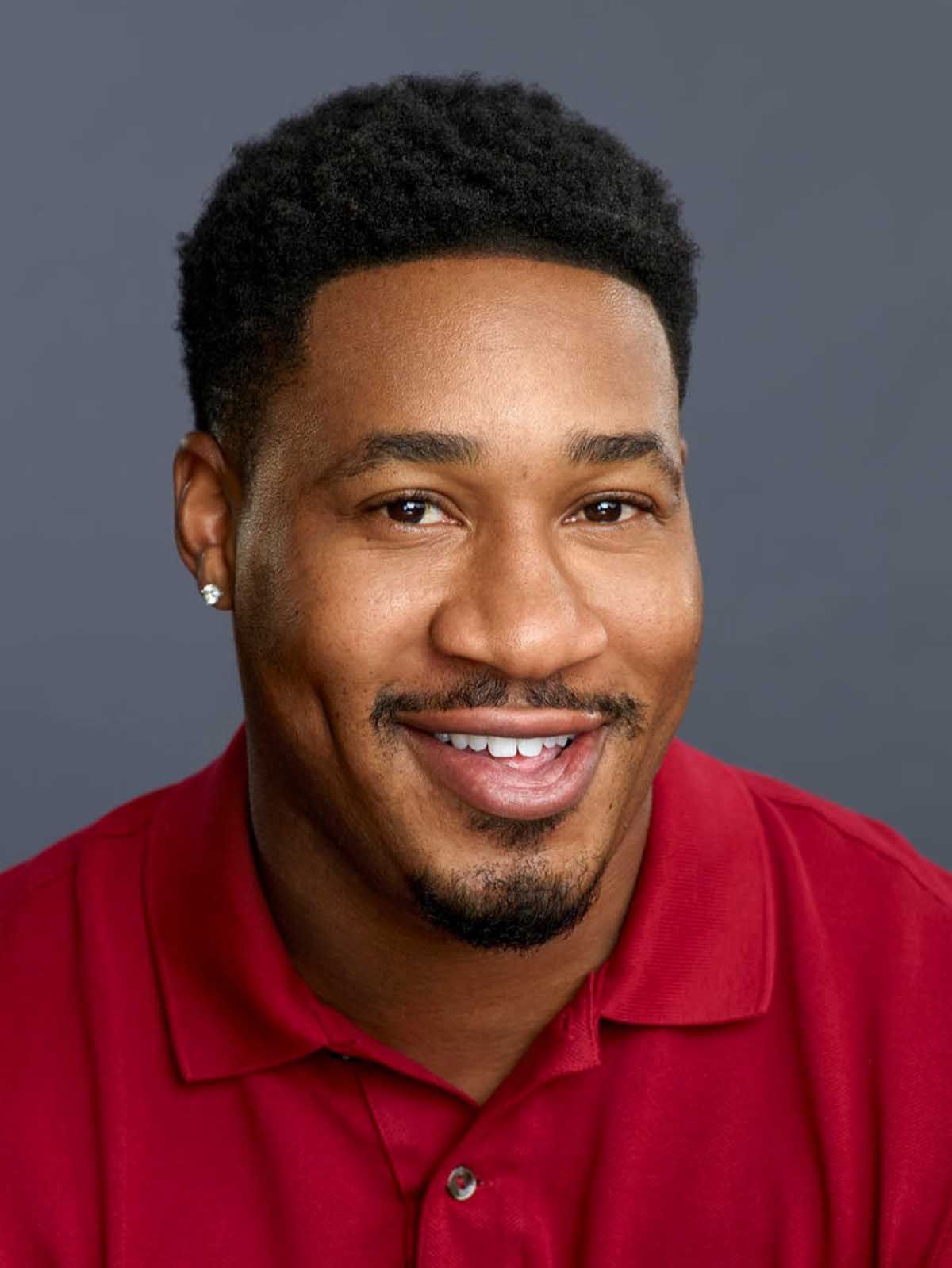 Grand Crew : Photo Aaron Jennings - 26 sur 32 - AlloCiné