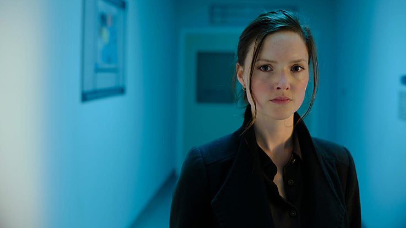 The Capture : Photo Holliday Grainger - 6 sur 14 - AlloCiné