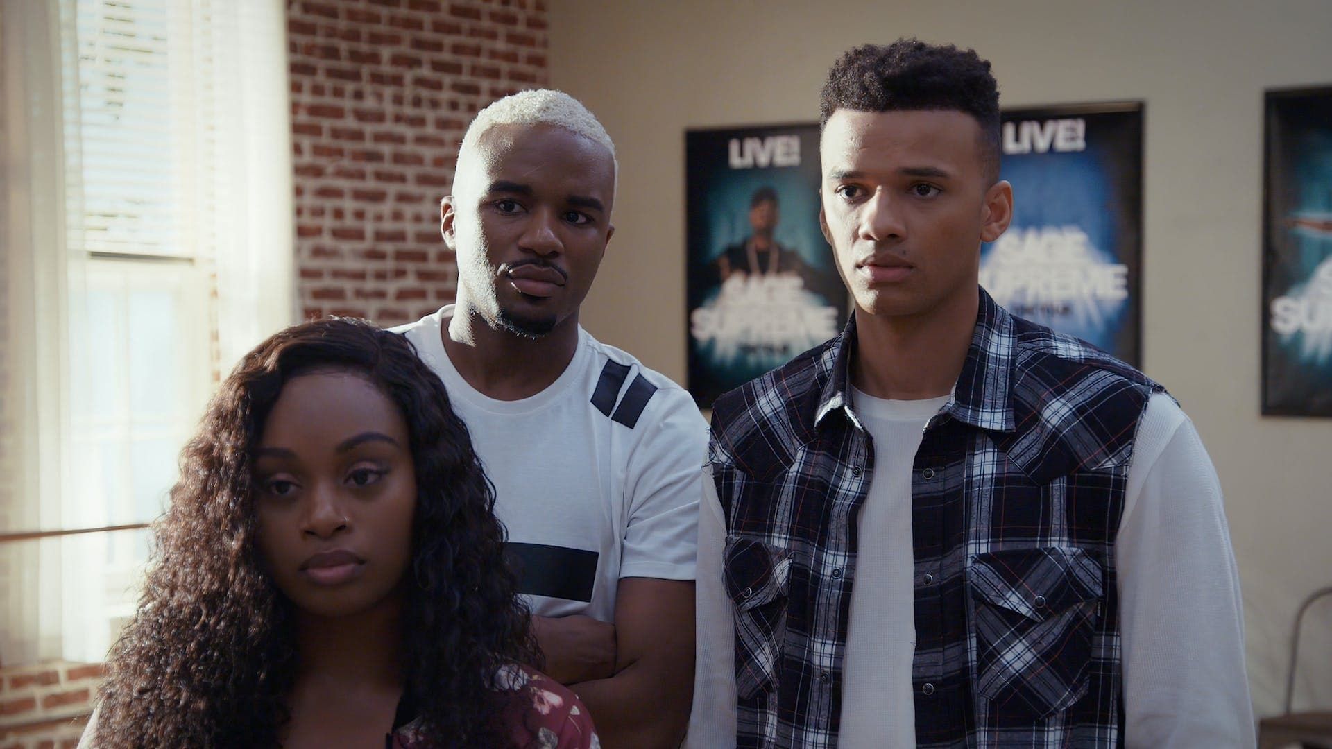 Poster saison 2 - Affiche 16 sur 36 - AlloCiné