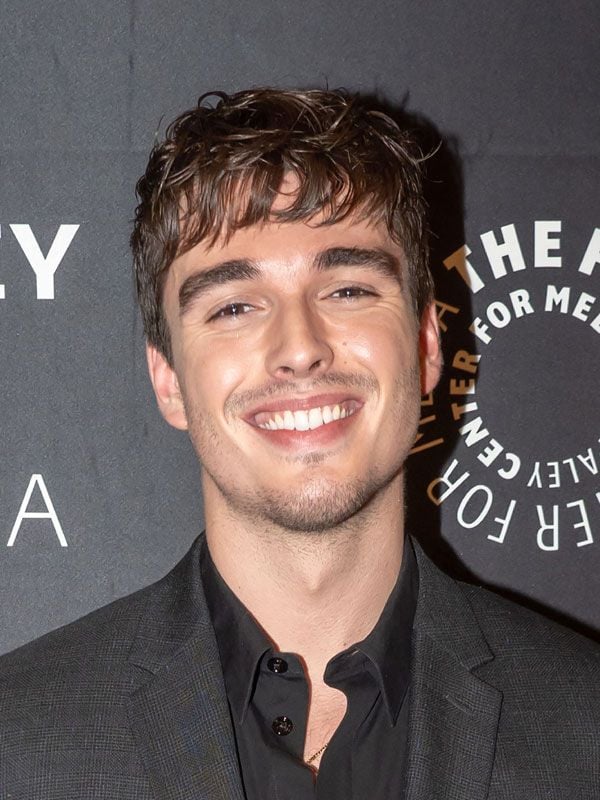 Corey Mylchreest : ses Films et séries en streaming - AlloCiné