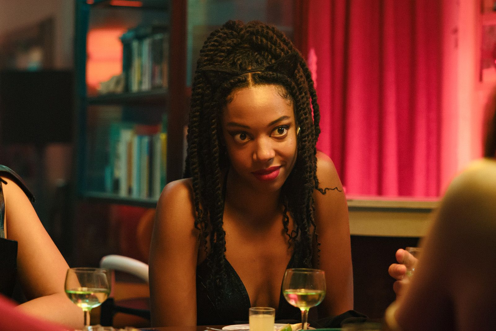 Photo de Joy Delima - Happy Ending : Photo Joy Delima - Photo 1 sur 11 - AlloCiné