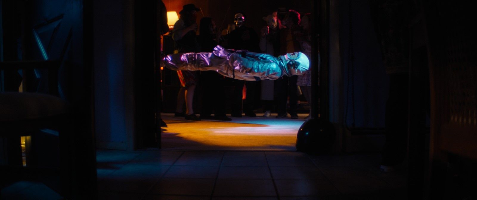 Photo du film Linoleum - Photo 9 sur 12 - AlloCiné