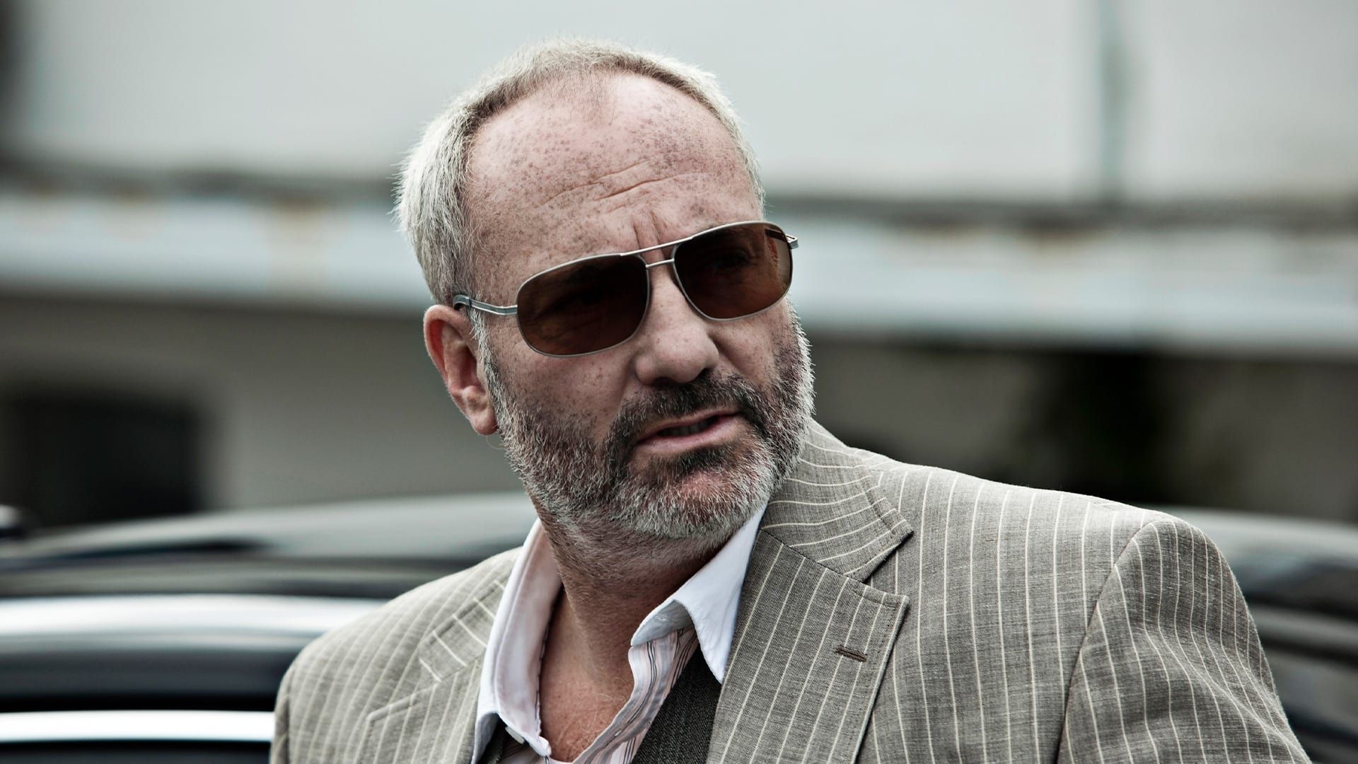 Poster Traque en série saison 1 - Affiche 15 sur 23 - AlloCiné