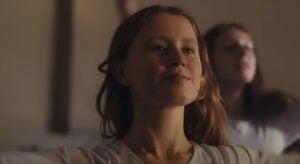 Photo du film The Starling Girl - Photo 3 sur 9 - AlloCiné